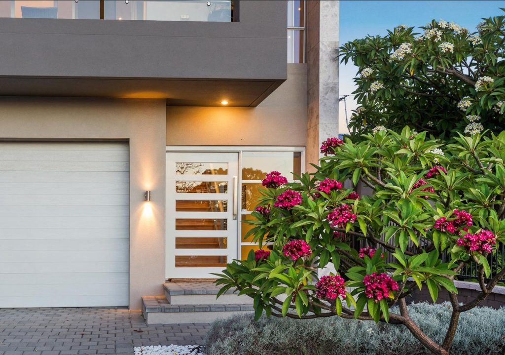 GALLERY - Doors Apart